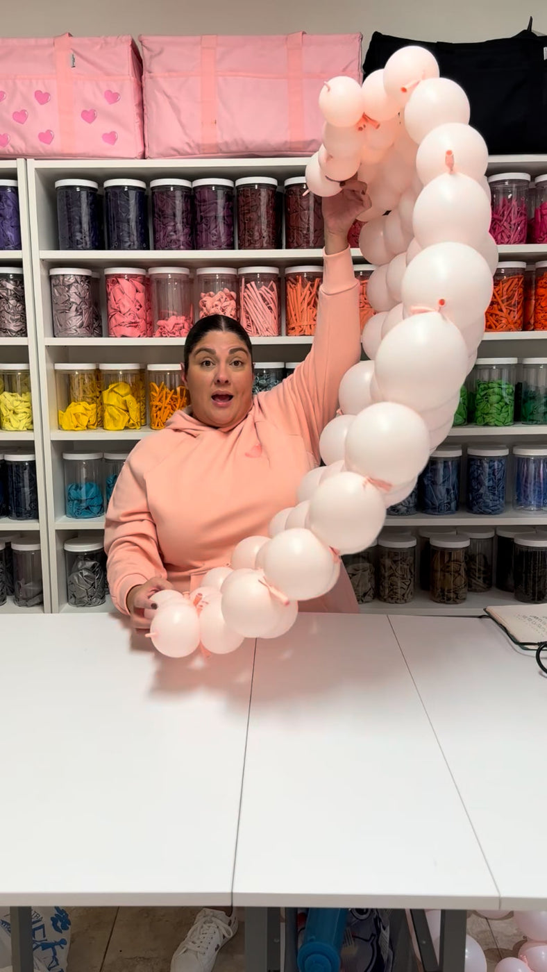 Linking Balloon Bow Decor Class | Balloon Bow Tutorial — The Creative ...